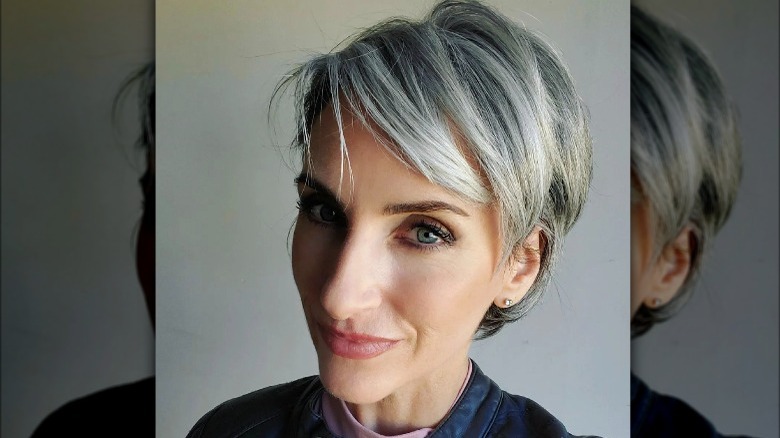 12 Short Cuts That Highlight Gray Hair & Bring Timeless Elegance