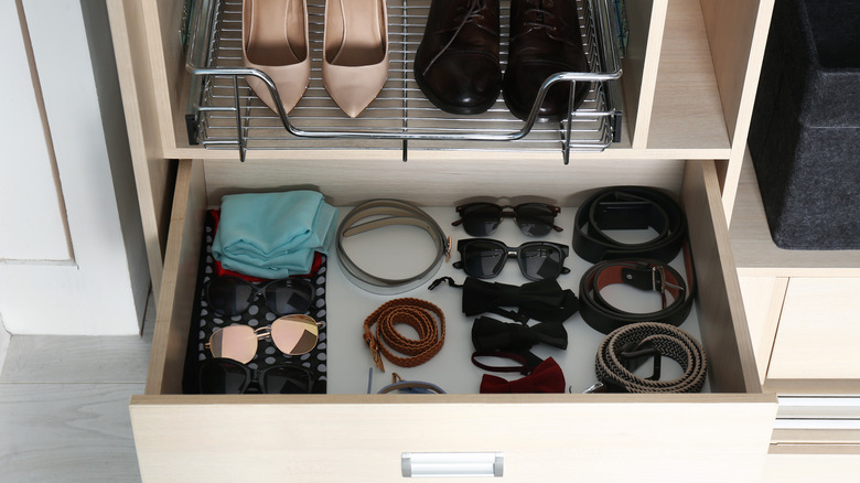 13 Ways To Declutter And Organize Your Closet