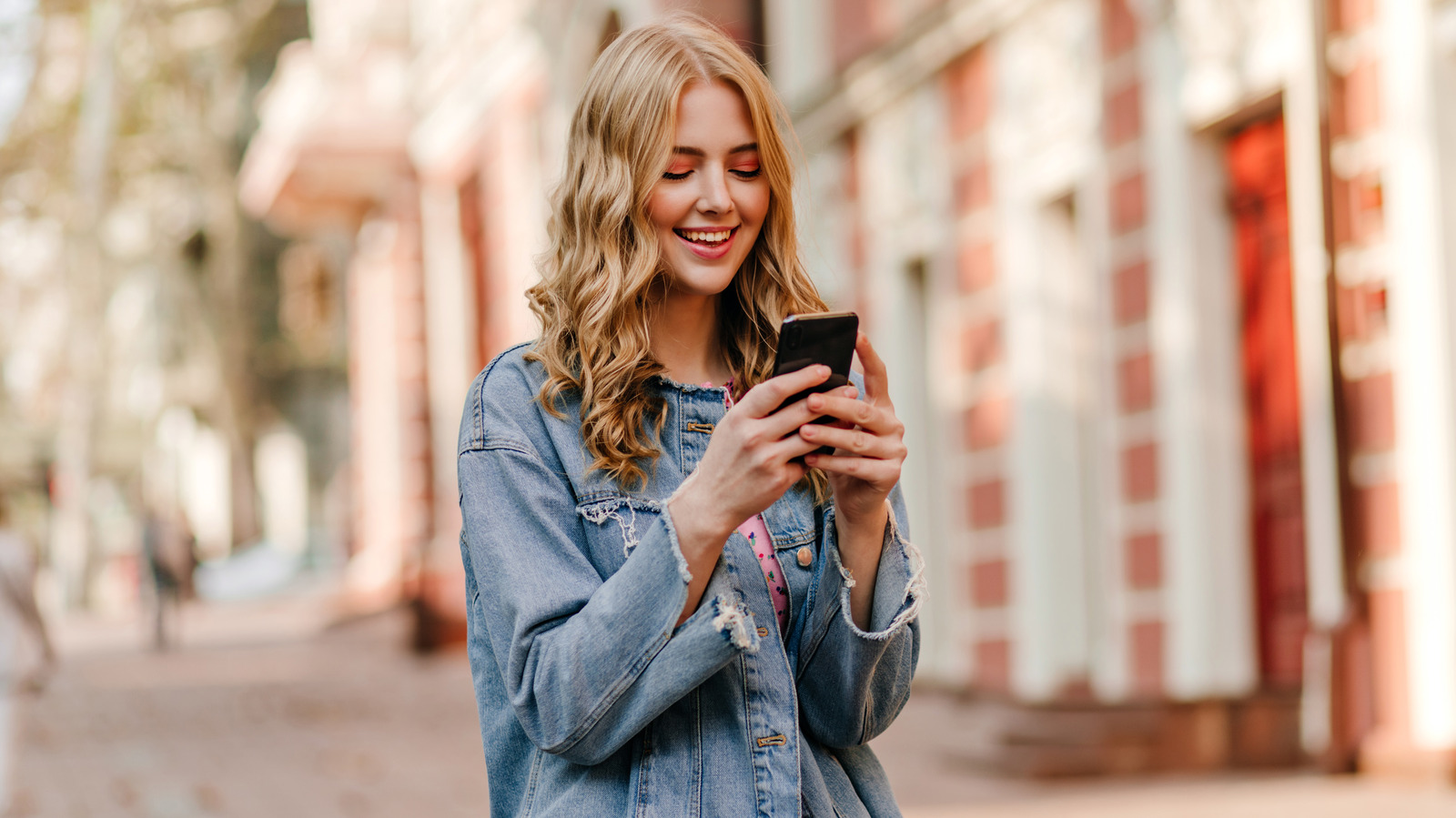 14 Must-Follow Female-Empowering Instagram Accounts For Daily Inspiration