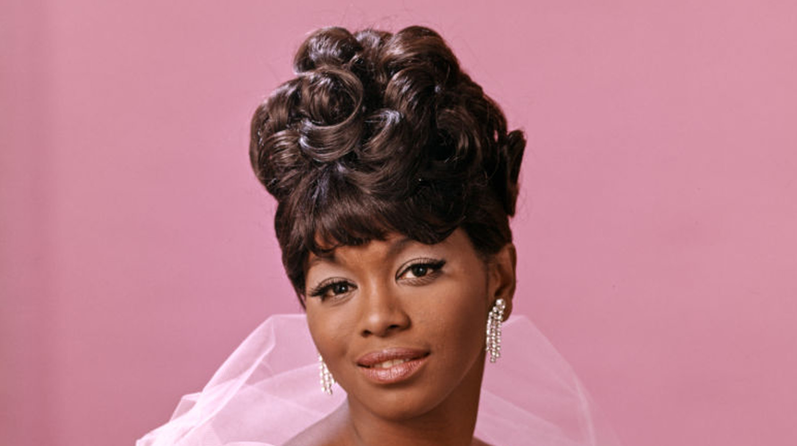 4 Hair Trends From The 1960s You May Have Forgotten About