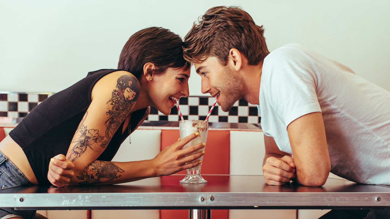 5 Outdated Relationship Habits That Deserve A Comeback