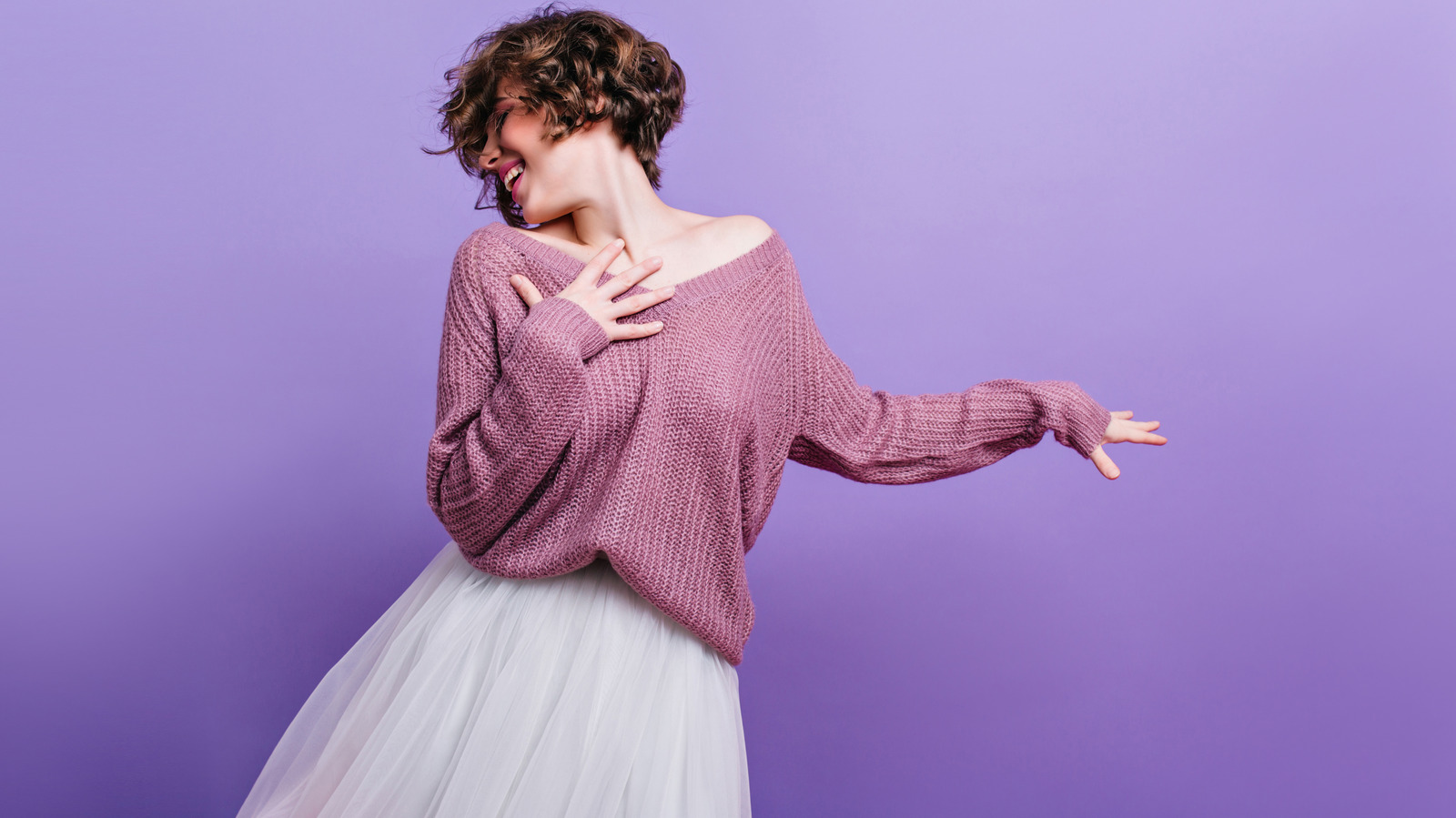 5 Ways To Style Your Favorite Oversized Sweaters Through The Chilliest ...