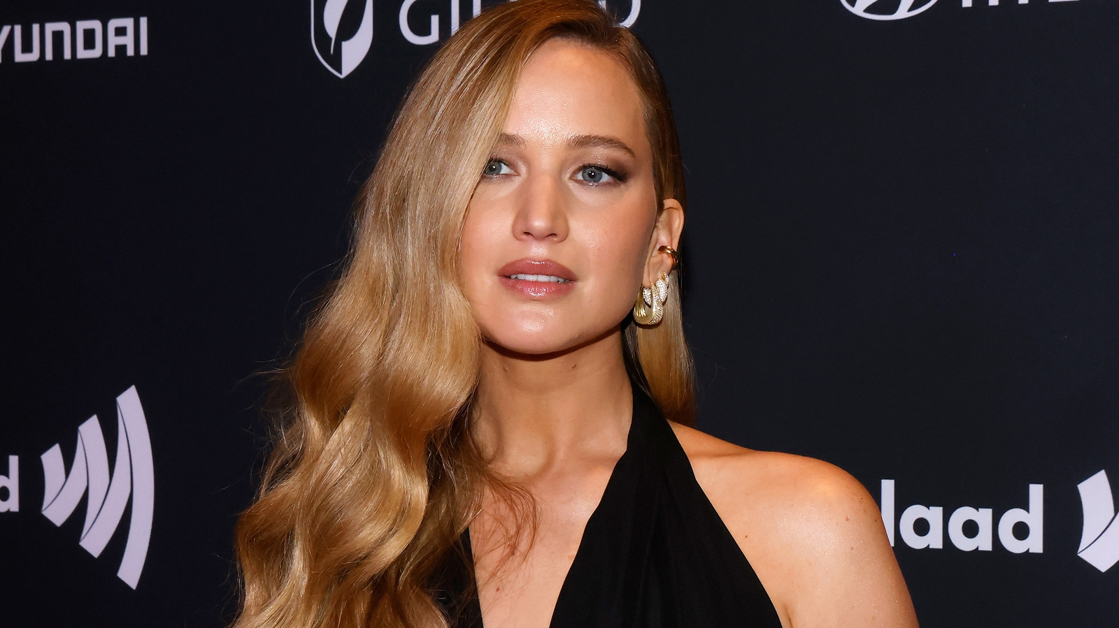 Jennifer Lawrence's Street-Style Outfits Prove She's An Accessory Queen