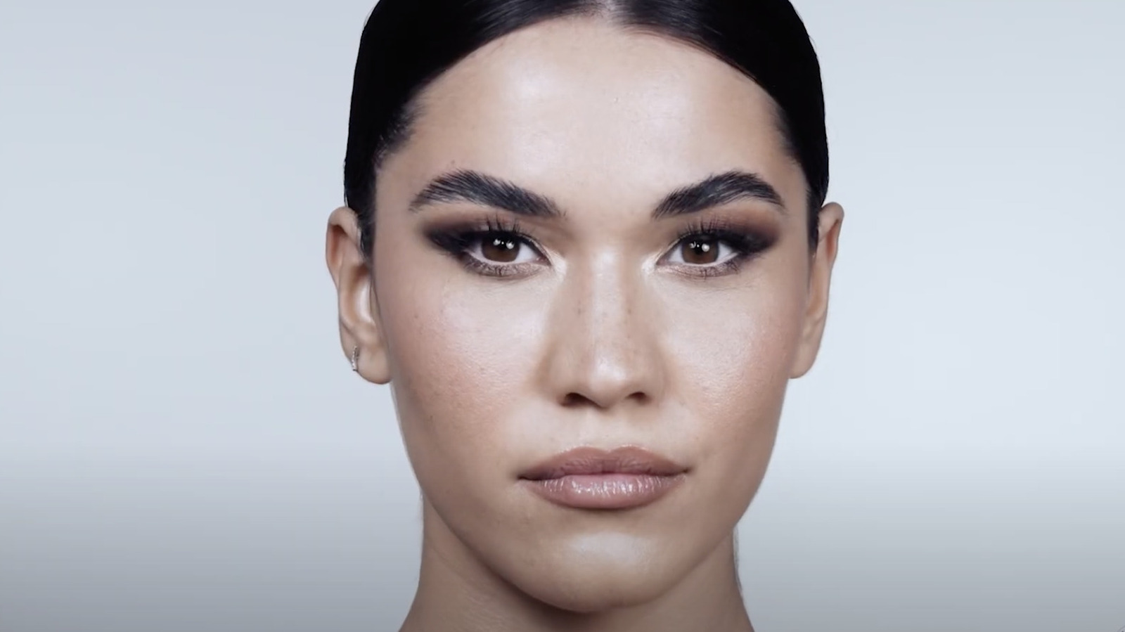 All Of Our Best Tips For Applying Makeup When You Have Hooded Eyes