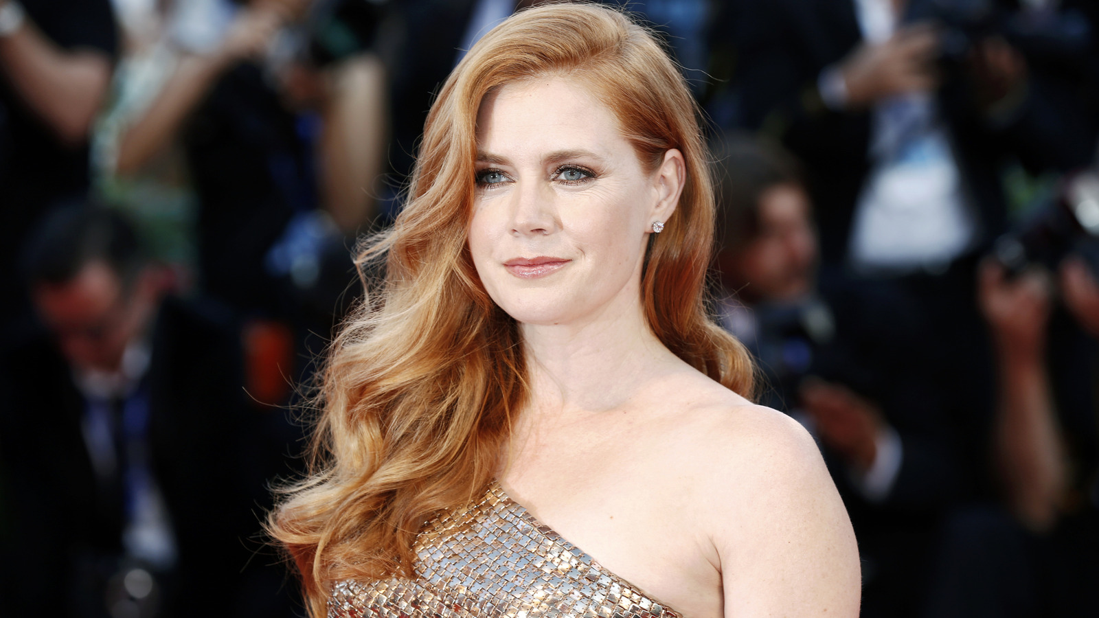 Amy Adams' Natural Hair Color Makes Her Almost Unrecognizable