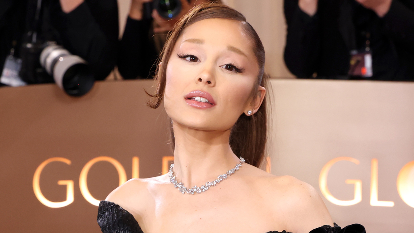 Ariana Grande Is Nearly Unrecognizable When Comparing 2016 & 2026 Pics