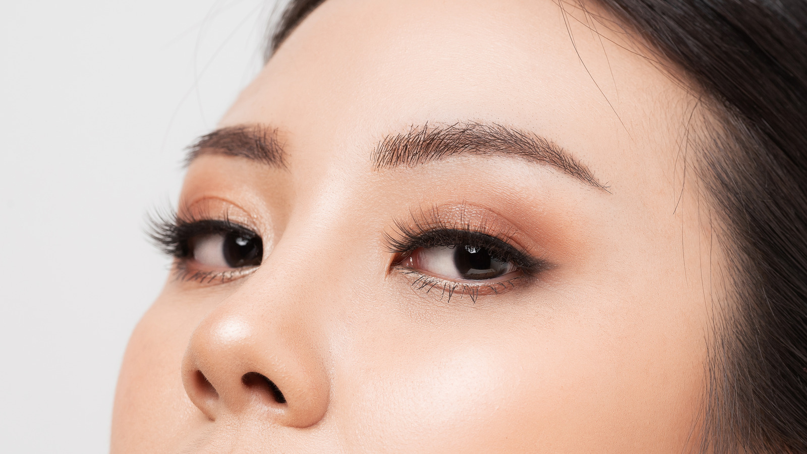 Cluster Lash Extensions Vs. Individual Lash Extensions: What's The ...