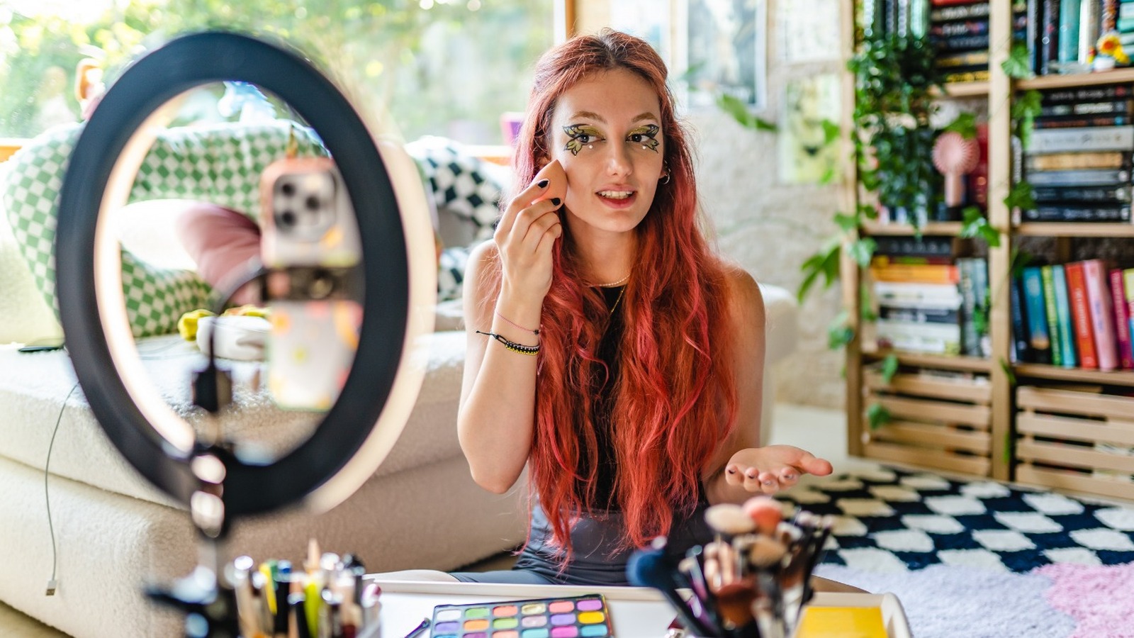 Do TikTok's Contour Filters Really Guide Your Makeup In The Right ...