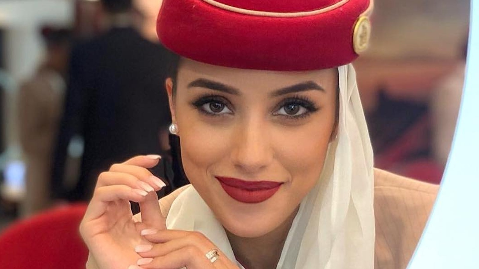Flying In Fashion: How To Steal The Emirates Cabin Crew's Signature ...