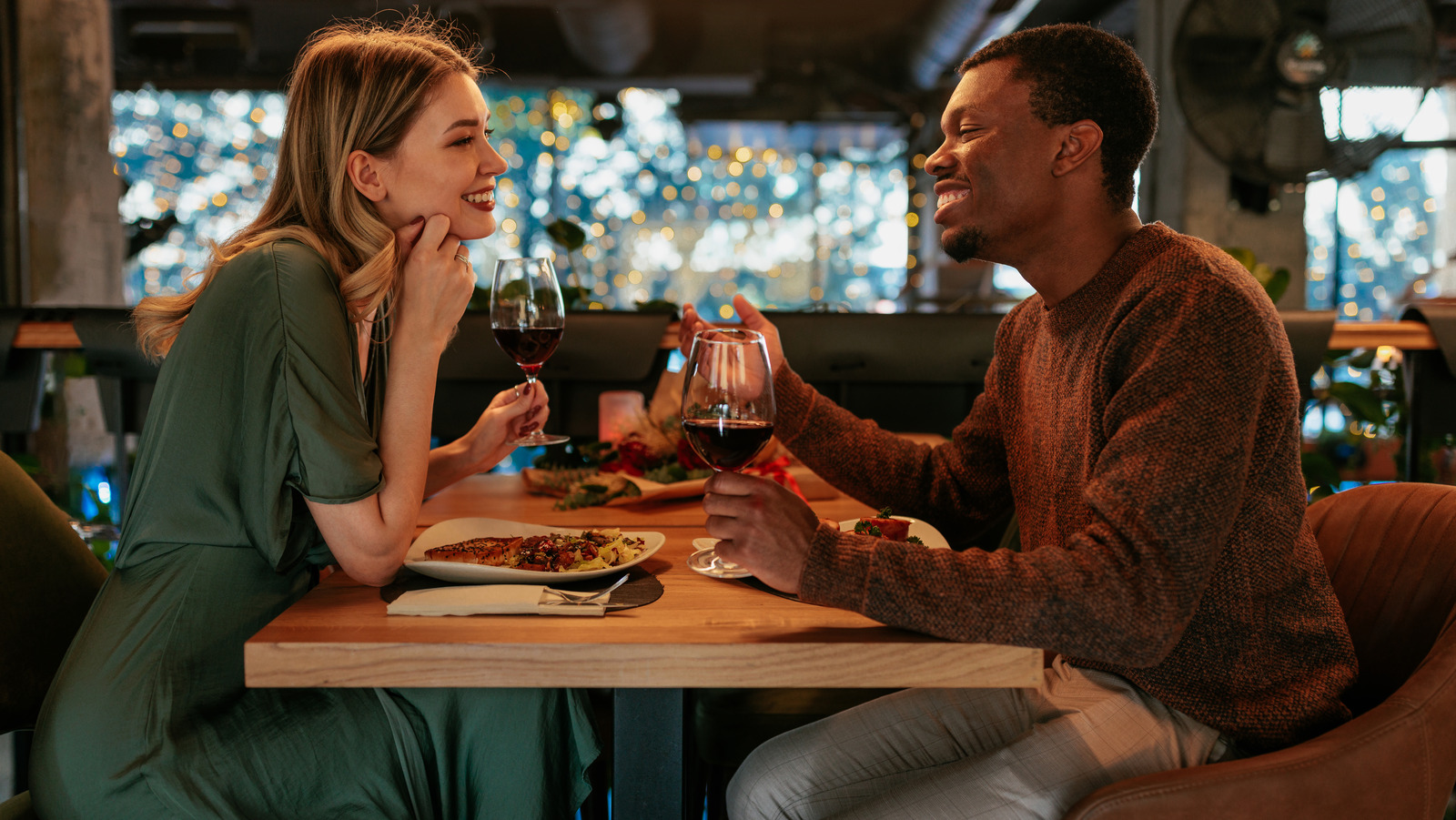 Freeclimbing: The Dating Trend We All Do When We First Match With Someone