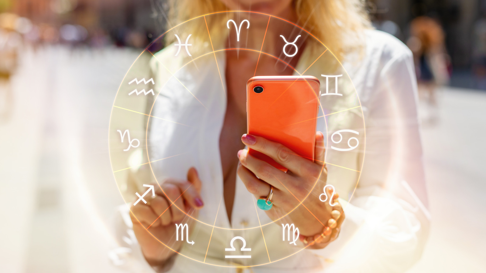 Here's How Each Zodiac Sign Should Be Using Dating Apps