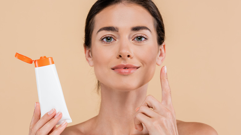 The Correct Way To Apply Moisturizing Products For Maximum Benefits