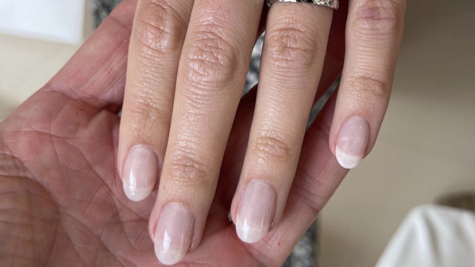 How To Get The '90s Supermodel Manicure That's Everywhere Right Now