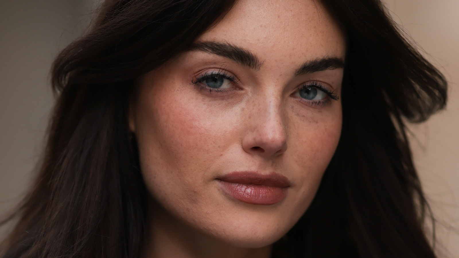 It's Cold Girl Makeup Season Again - Here's How To Get The Look