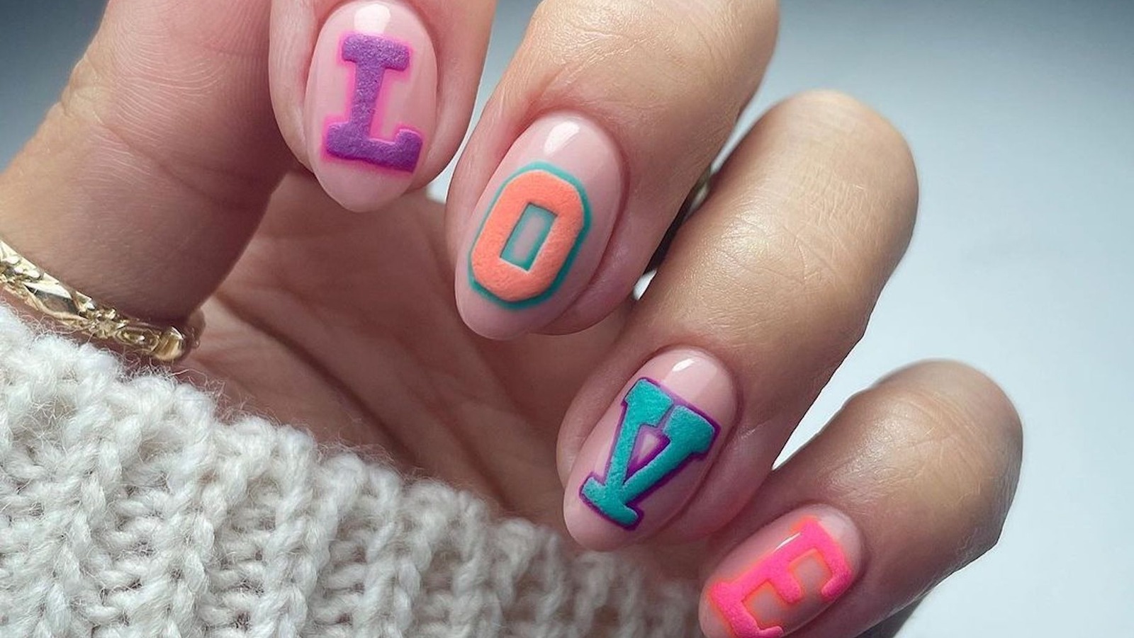 'Memo Manicures' Are The Latest Whimsical, Wordy Nail Trend