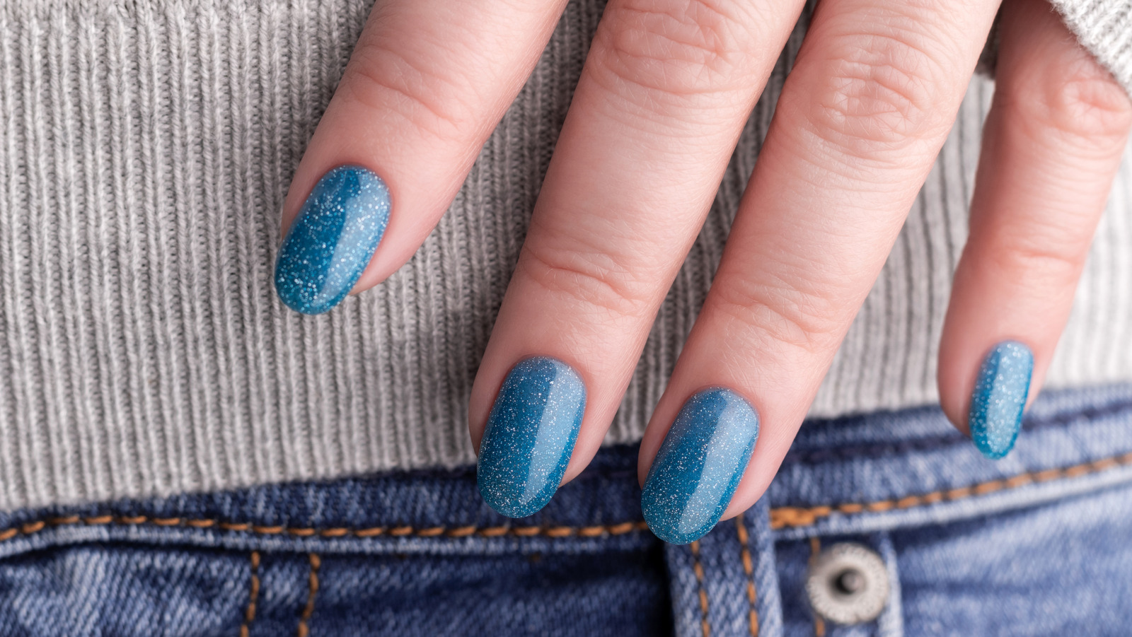 Muted Denim Nails Are Transitioning Your Pool-Blue Summer Manicure To Fall