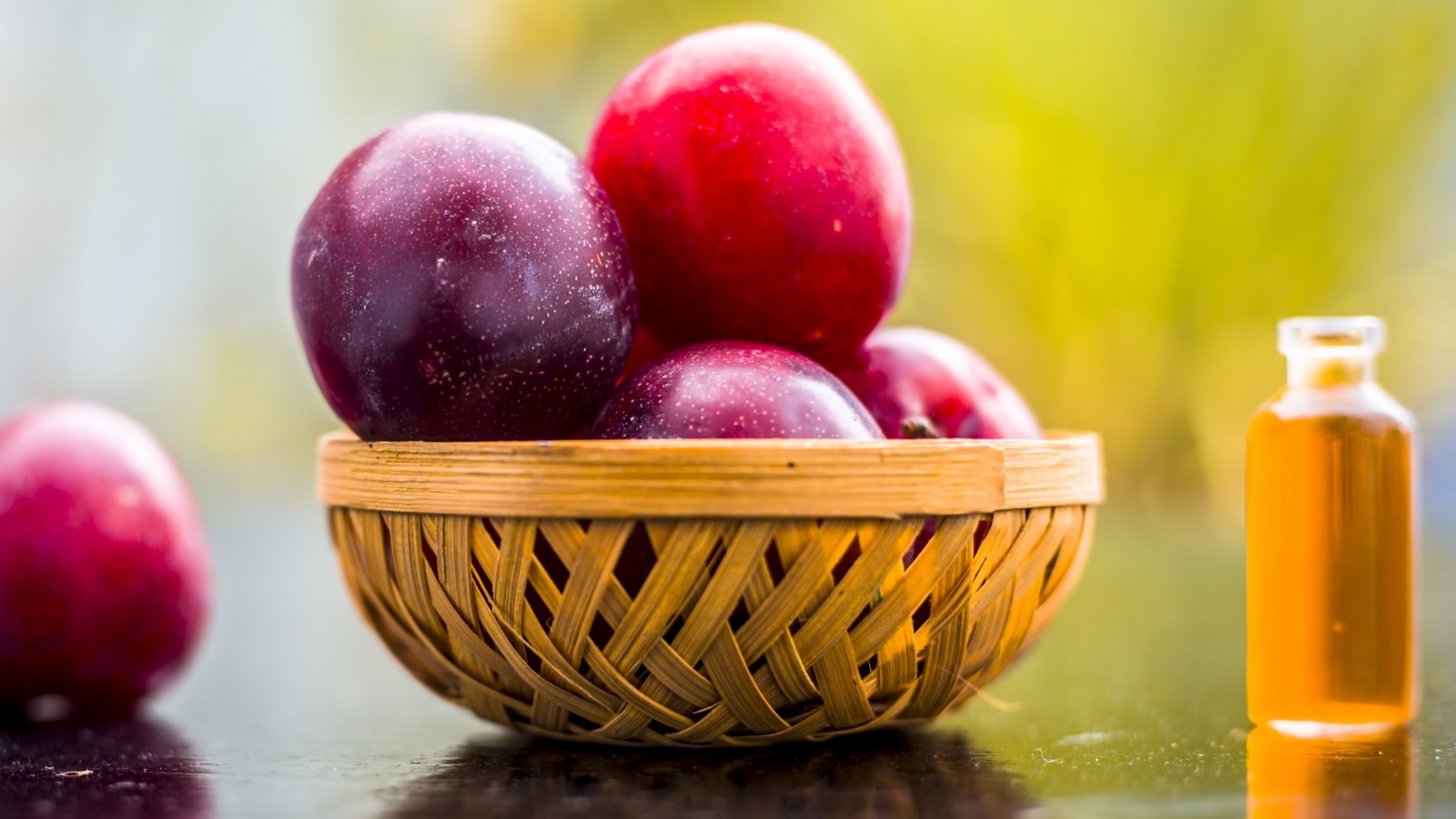 Plum Oil: Your Guide To The Benefits & How To Get The Most Out Of The Hydrator