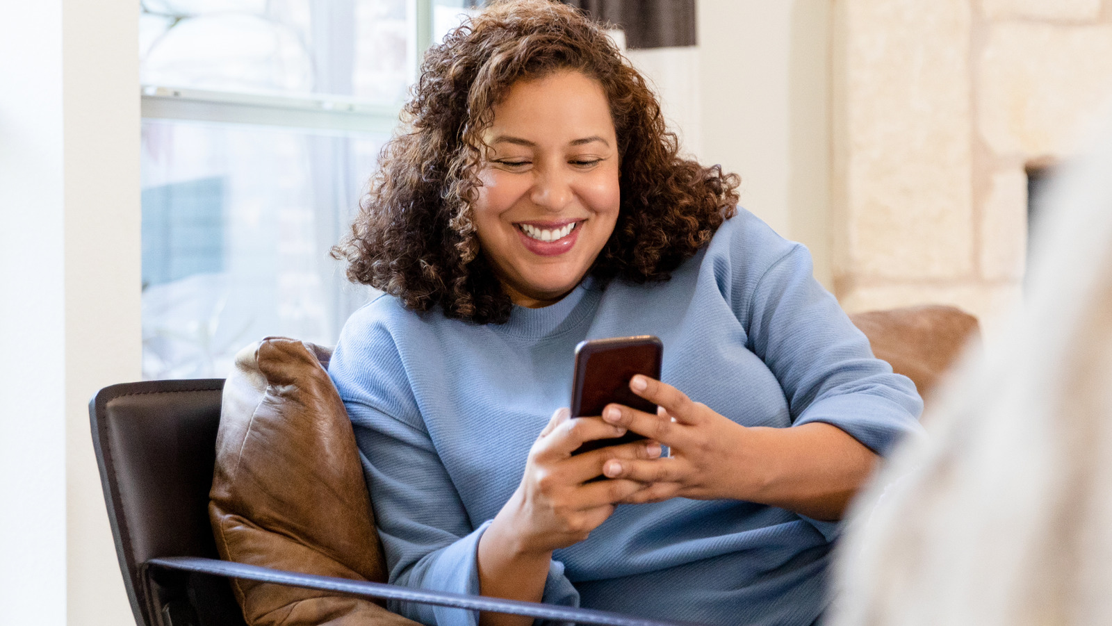 Relationship Expert's 5 Best Texting Tips For A Closer Bond With Your ...