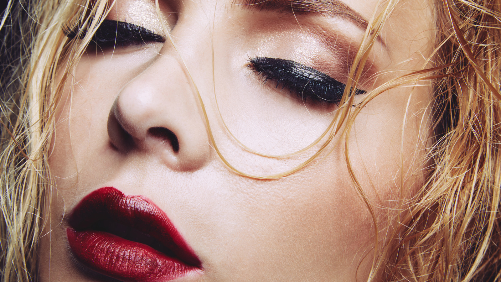 Sharp, Graphic Makeup Lines Can Be Unforgiving. Here's Why A Little ...