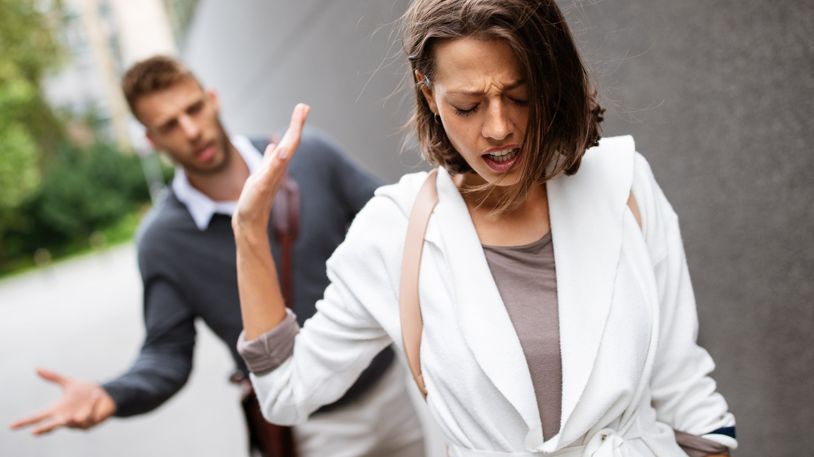 Should You Announce Your Breakup On Social Media?