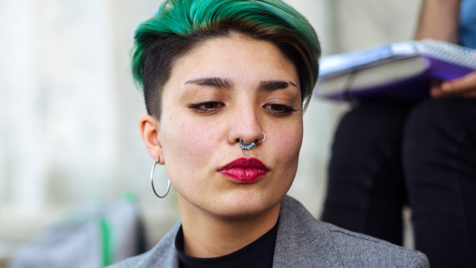 Signs Your Body's Rejecting A Piercing & What To Do About It, According ...