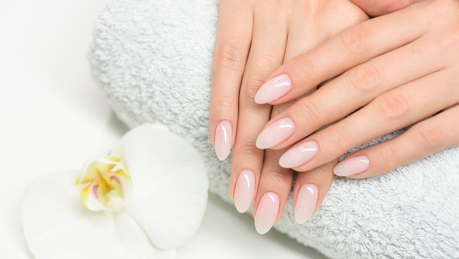 Soap Nails Are The Clean Girl Look You'll Be Seeing Everywhere
