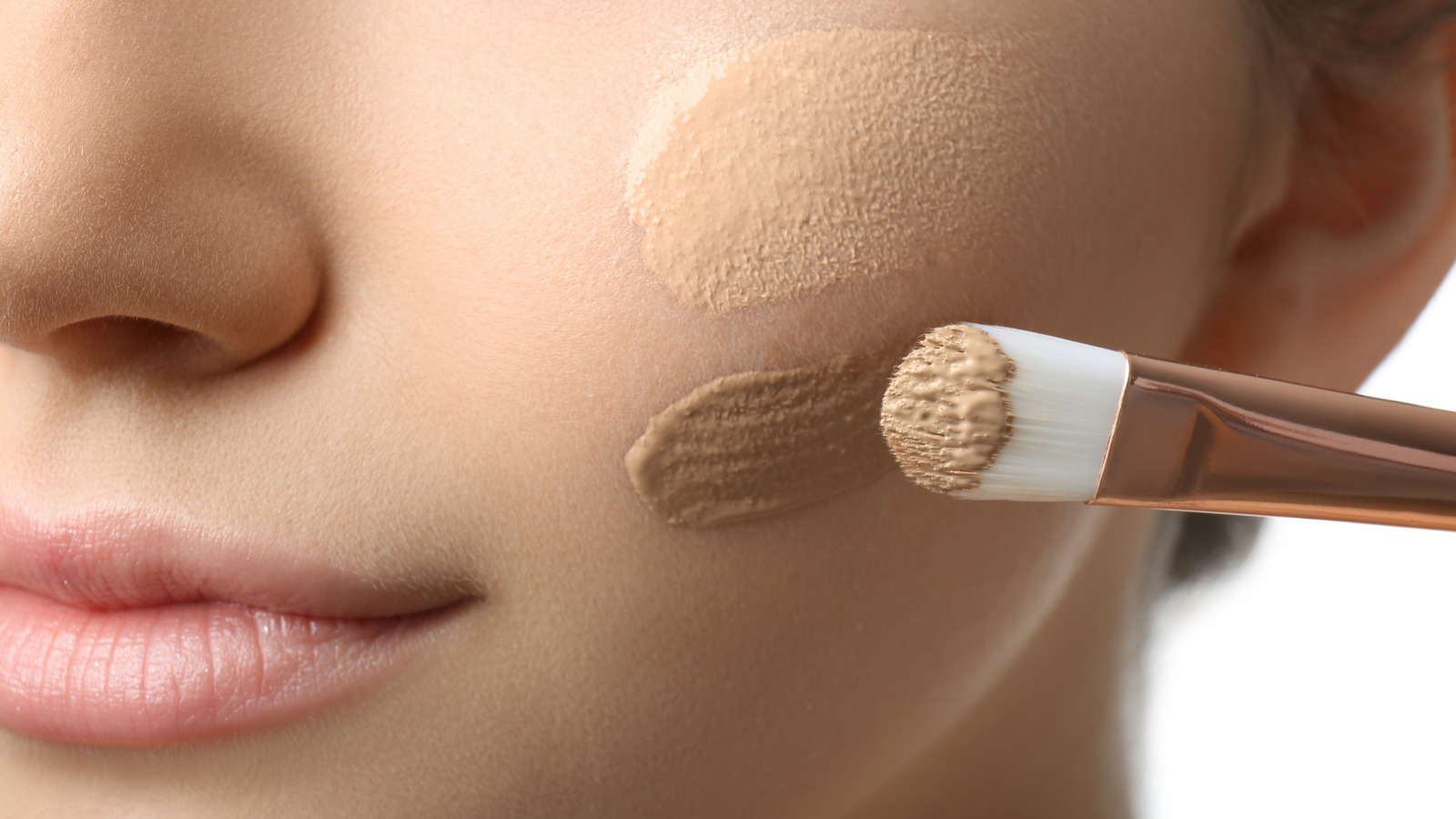 The 'Lightbulb' Contour Technique That Can Leave Your Face Snatched