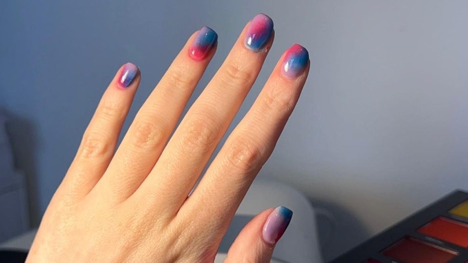 TikTok's Eyeshadow Nails Trend Is Here Just In Time For Bright, Warm ...