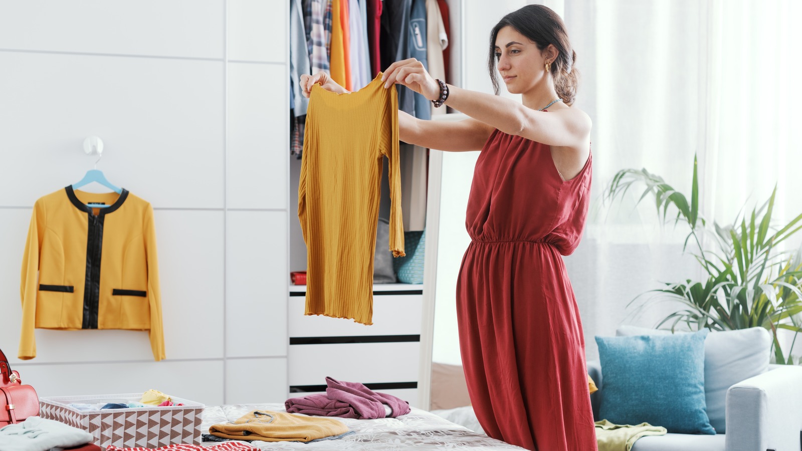 Tips For Creating A Colorful Capsule Wardrobe To Break Up Your Boring ...