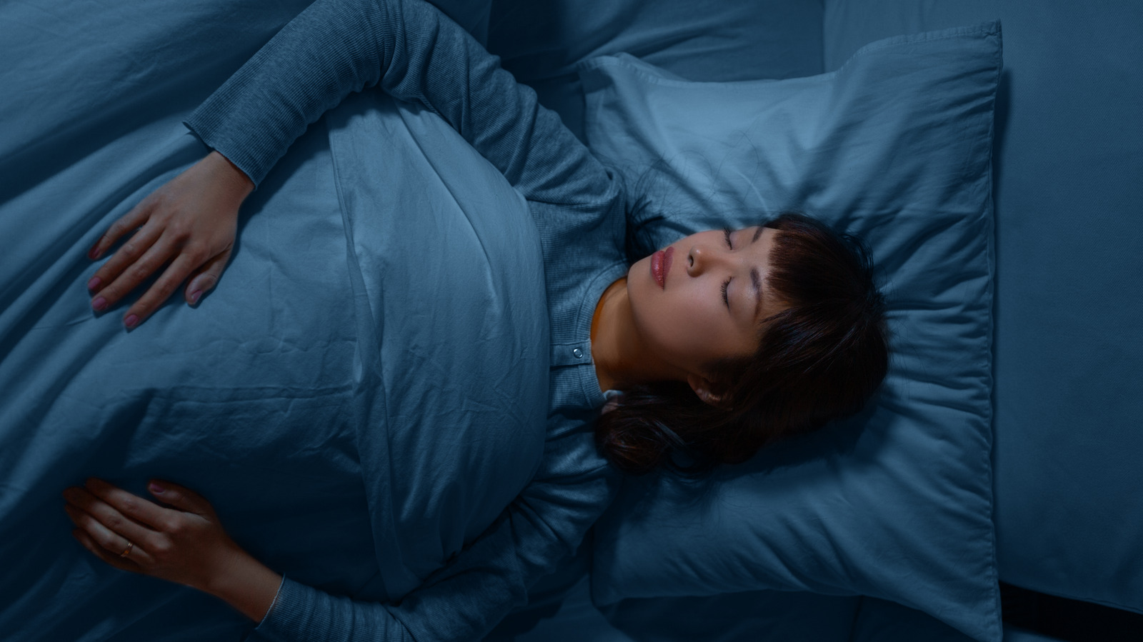 Tips For Training Your Body To Sleep In A Different Position For More ...