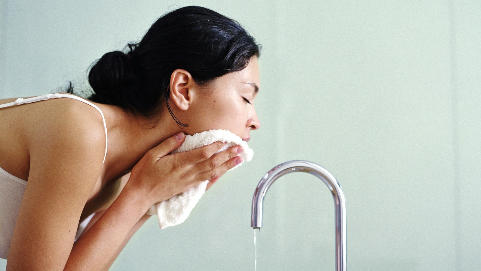 What Happens To Your Skin When You Stop Washing Your Face?