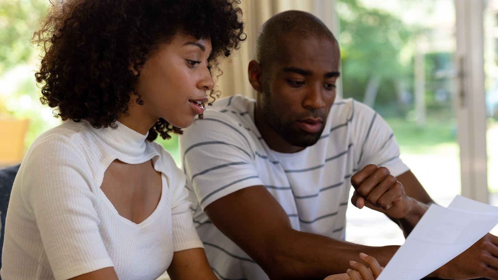 What's A Monogamy Agreement And When Should You Make One?