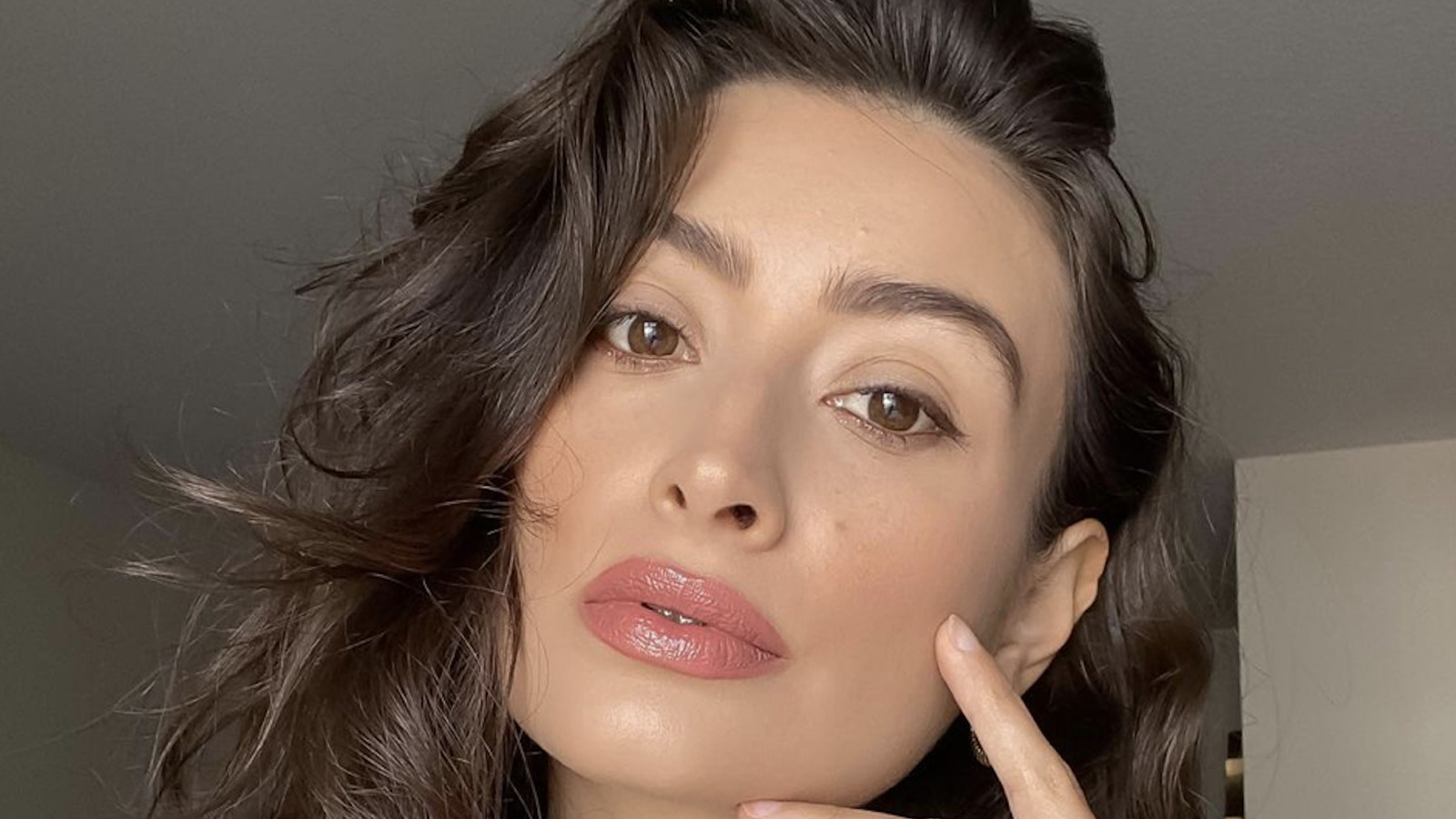 Reaching For A Brown Mascara Over A Bold Black Might Be Better. Here's Why