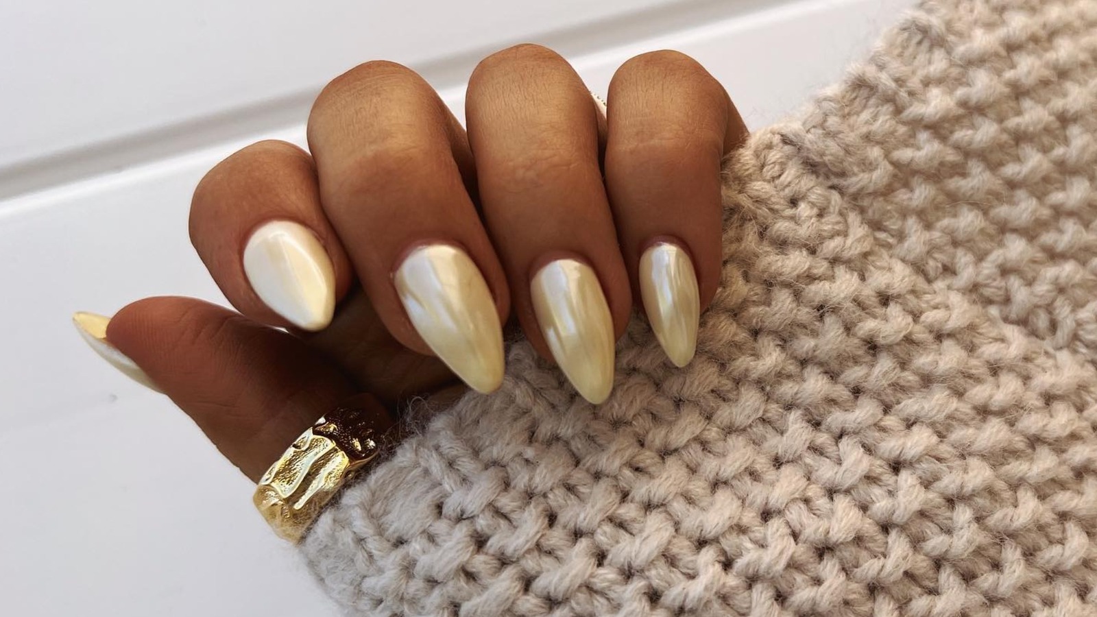 Yellow Chrome Nails: The Brightest Spring 2024 Manicure Trend