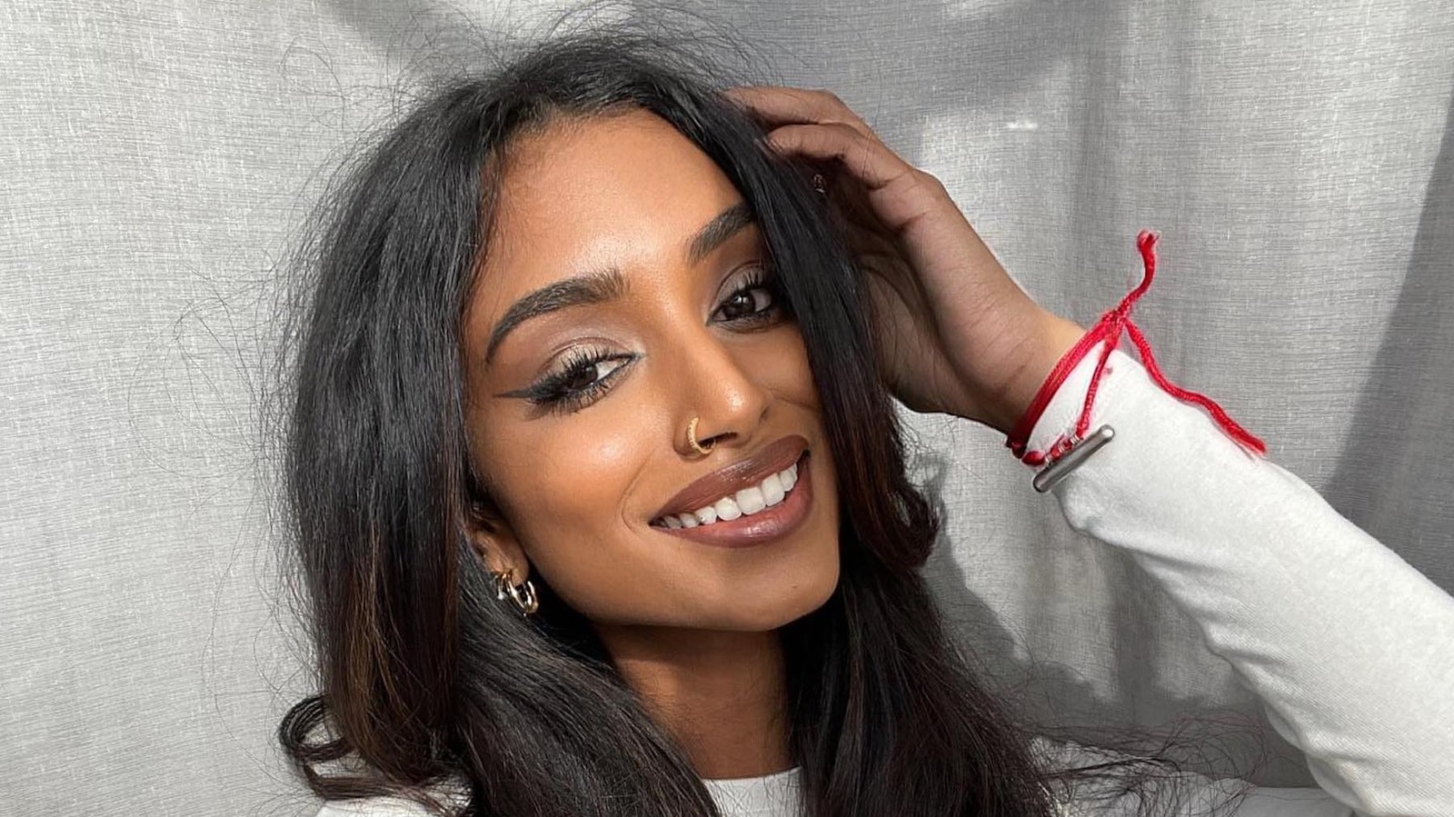 Your Guide To The Shimmery 'Blighlighting' Makeup Technique